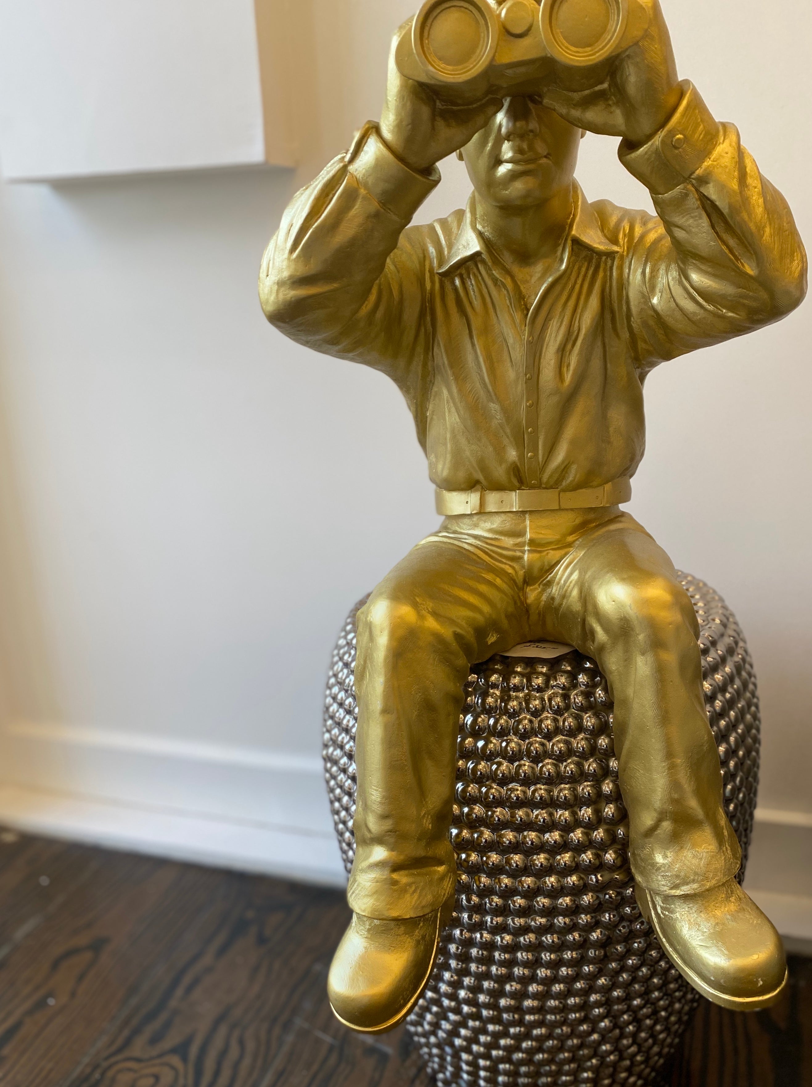 Worldview by Ottmar Horl – Aloof Icon